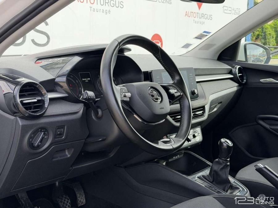 Balts Skoda Fabia 2021 Tauragė, ar dzinēja tilpumu 1.00 L un nobraukumu 201 tūkst. km par 7900 €, foto 13 vietnē AUTOMOTO.COM.LV