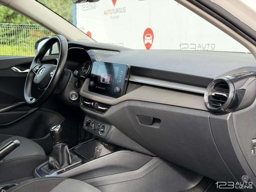 Balts Skoda Fabia 2021 Tauragė, ar dzinēja tilpumu 1.00 L un nobraukumu 201 tūkst. km par 7900 €, foto 16 vietnē AUTOMOTO.COM.LV