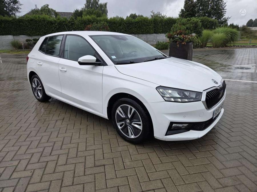 White Skoda Fabia 2021 in Taurage, with an engine capacity of 1.00 L and mileage of 181 thousand km for 6950 €, photo 1 on AUTOMOTO.COM.LV