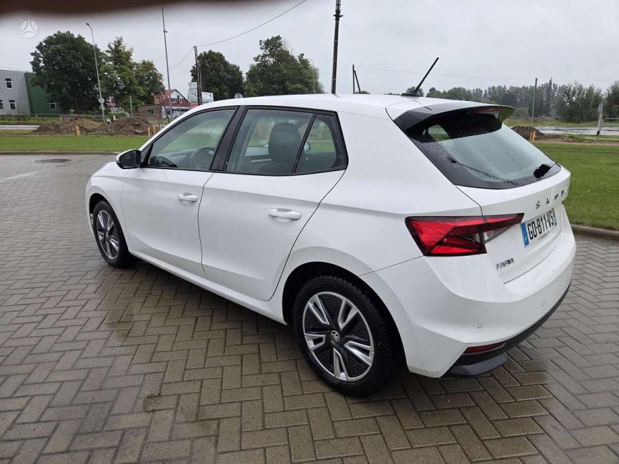White Skoda Fabia 2021 in Taurage, with an engine capacity of 1.00 L and mileage of 181 thousand km for 6950 €, photo 7 on AUTOMOTO.COM.LV