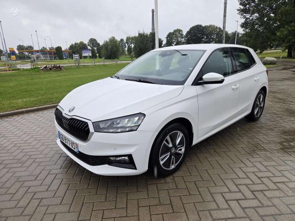 White Skoda Fabia 2021 in Taurage, with an engine capacity of 1.00 L and mileage of 181 thousand km for 6950 €, photo 8 on AUTOMOTO.COM.LV