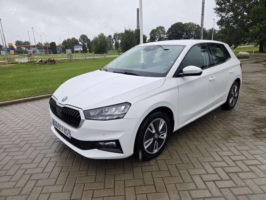 White Skoda Fabia 2021 in Taurage, with an engine capacity of 1.00 L and mileage of 181 thousand km for 6950 €, photo 9 on AUTOMOTO.COM.LV