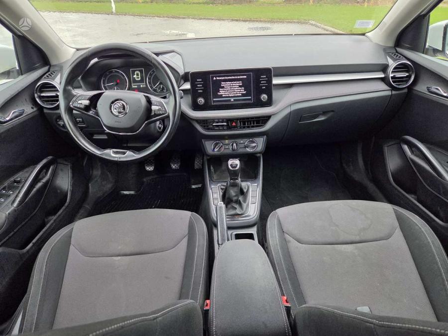 White Skoda Fabia 2021 in Taurage, with an engine capacity of 1.00 L and mileage of 181 thousand km for 6950 €, photo 10 on AUTOMOTO.COM.LV