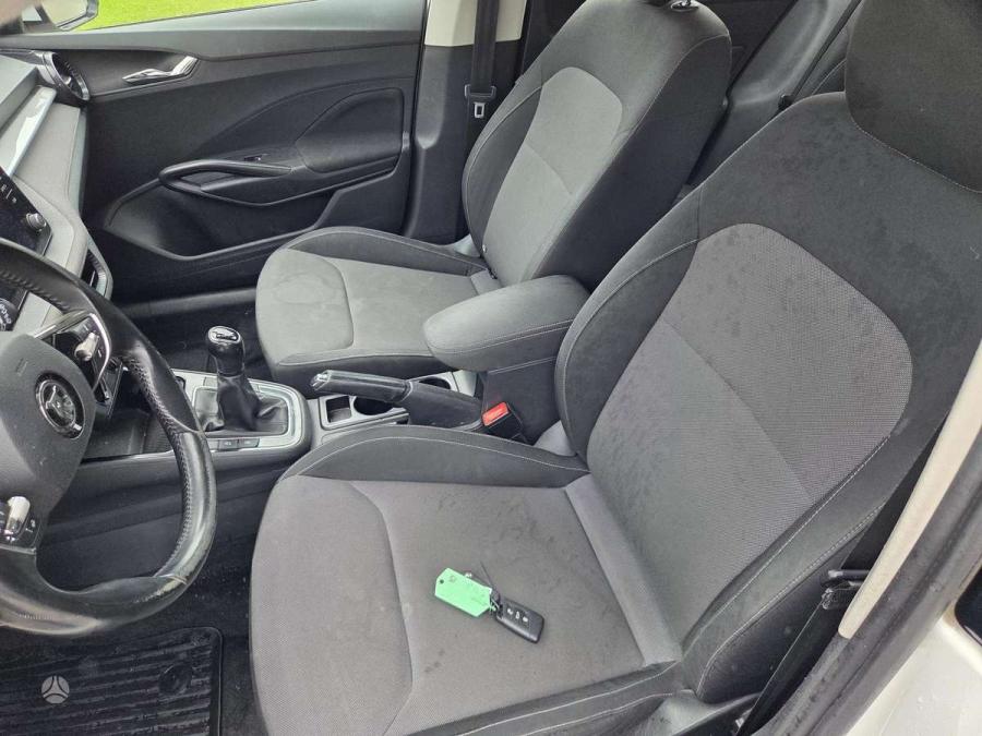 White Skoda Fabia 2021 in Taurage, with an engine capacity of 1.00 L and mileage of 181 thousand km for 6950 €, photo 11 on AUTOMOTO.COM.LV