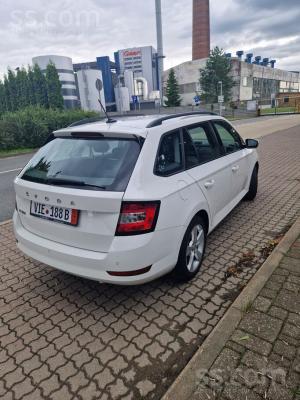 Balts Skoda Fabia 2022 Rīga, ar dzinēja tilpumu 1.00 L un nobraukumu 102 tūkst. km par 9700 €, foto 3 vietnē AUTOMOTO.COM.LV