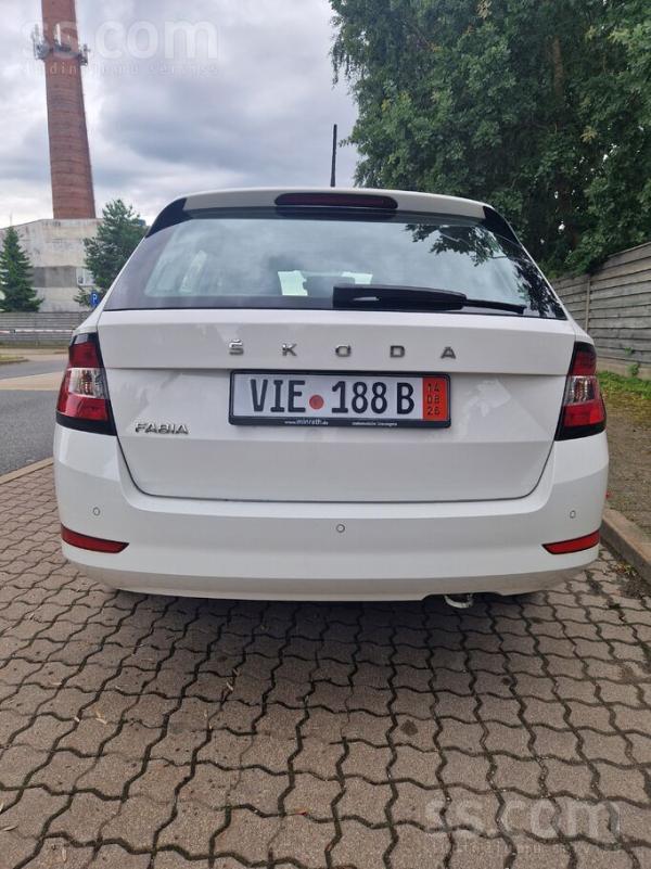 White Skoda Fabia 2022 in Riga, with an engine capacity of 1.00 L and mileage of 102 thousand km for 9700 €, photo 6 on AUTOMOTO.COM.LV