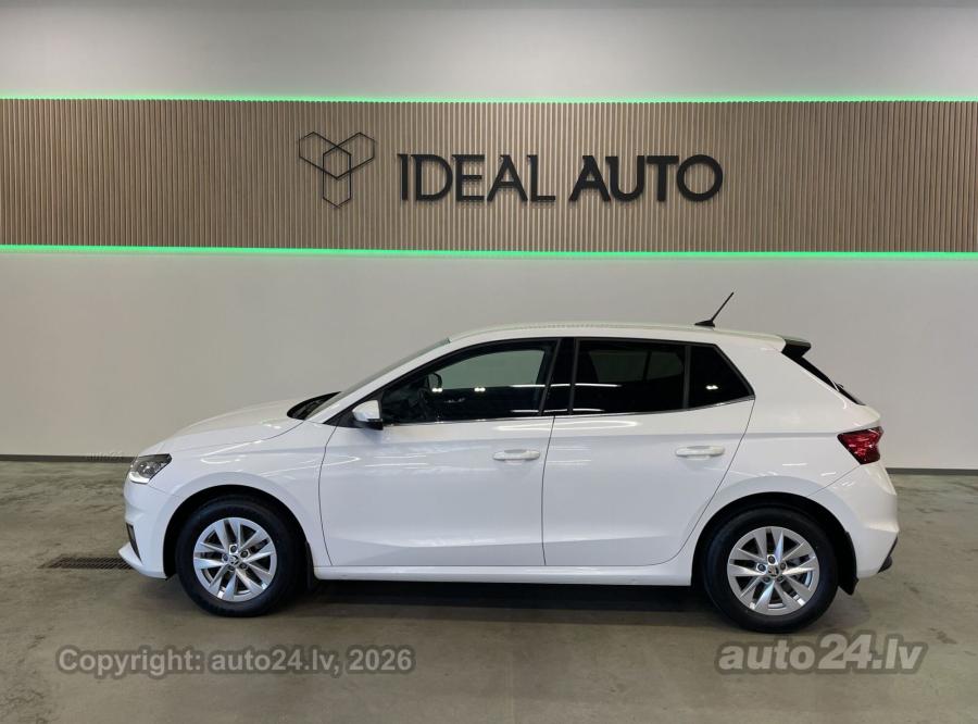 Balts Skoda Fabia 2022 Tallina, ar dzinēja tilpumu 1.00 L un nobraukumu 66 tūkst. km par 16490 €, foto 3 vietnē AUTOMOTO.COM.LV