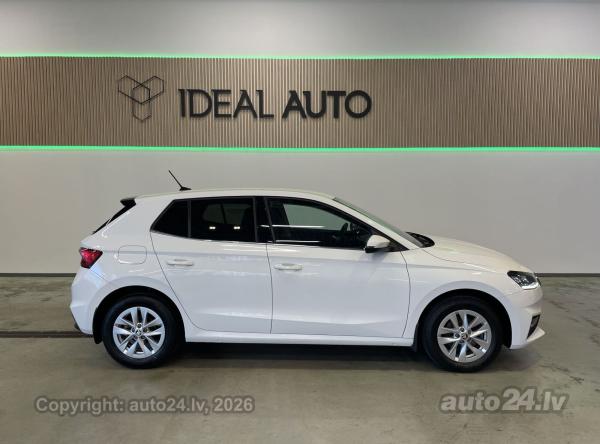 Balts Skoda Fabia 2022 Tallina, ar dzinēja tilpumu 1.00 L un nobraukumu 66 tūkst. km par 16490 €, foto 3 vietnē AUTOMOTO.COM.LV