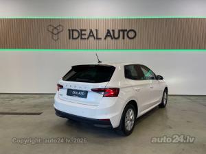 Balts Skoda Fabia 2022 Tallina, ar dzinēja tilpumu 1.00 L un nobraukumu 66 tūkst. km par 16490 €, foto 5 vietnē AUTOMOTO.COM.LV