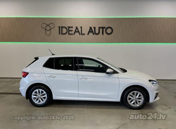 Balts Skoda Fabia 2022 Tallina, ar dzinēja tilpumu 1.00 L un nobraukumu 87 tūkst. km par 15990 €, foto 3 vietnē AUTOMOTO.COM.LV