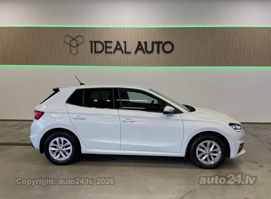 Balts Skoda Fabia 2022 Tallina, ar dzinēja tilpumu 1.00 L un nobraukumu 87 tūkst. km par 15990 €, foto 4 vietnē AUTOMOTO.COM.LV