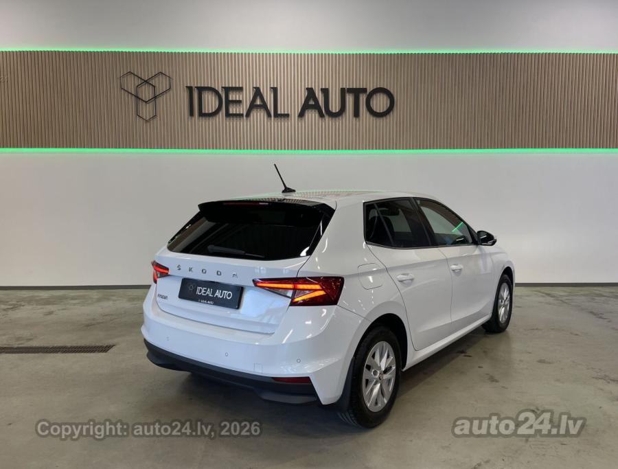 Balts Skoda Fabia 2022 Tallina, ar dzinēja tilpumu 1.00 L un nobraukumu 87 tūkst. km par 15990 €, foto 5 vietnē AUTOMOTO.COM.LV