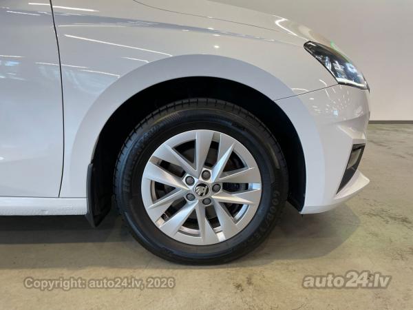 Balts Skoda Fabia 2022 Tallina, ar dzinēja tilpumu 1.00 L un nobraukumu 87 tūkst. km par 15990 €, foto 5 vietnē AUTOMOTO.COM.LV