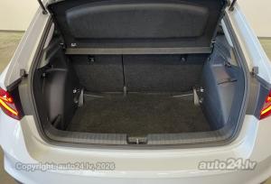 Balts Skoda Fabia 2022 Tallina, ar dzinēja tilpumu 1.00 L un nobraukumu 87 tūkst. km par 15990 €, foto 21 vietnē AUTOMOTO.COM.LV