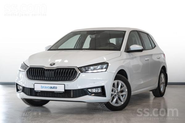 White Skoda Fabia 2023 in Riga, with an engine capacity of 1.00 L and mileage of 33 thousand km for 15490 €, photo 1 on AUTOMOTO.COM.LV