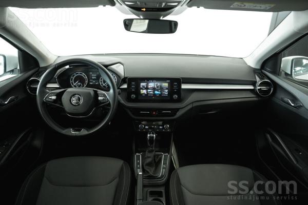 White Skoda Fabia 2023 in Riga, with an engine capacity of 1.00 L and mileage of 33 thousand km for 15490 €, photo 7 on AUTOMOTO.COM.LV