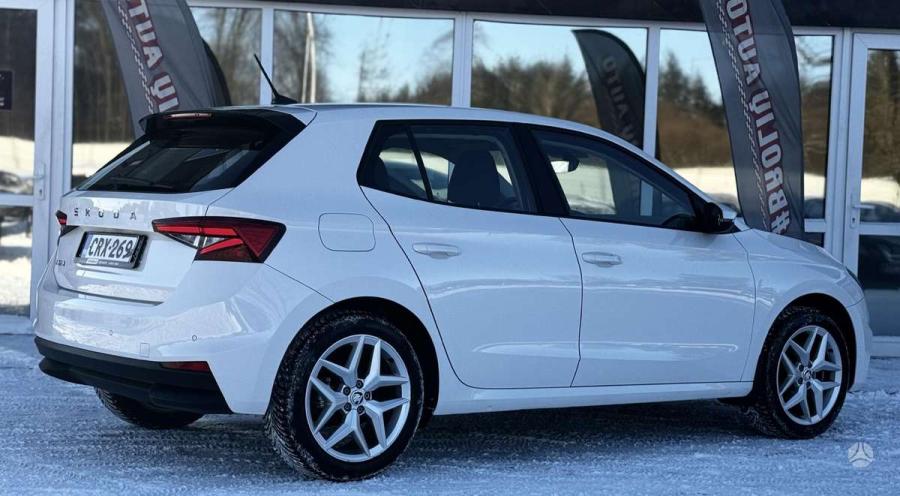 Balts Skoda Fabia 2024 Radviliškis, ar dzinēja tilpumu 1.00 L un nobraukumu 25 tūkst. km par 14950 €, foto 8 vietnē AUTOMOTO.COM.LV
