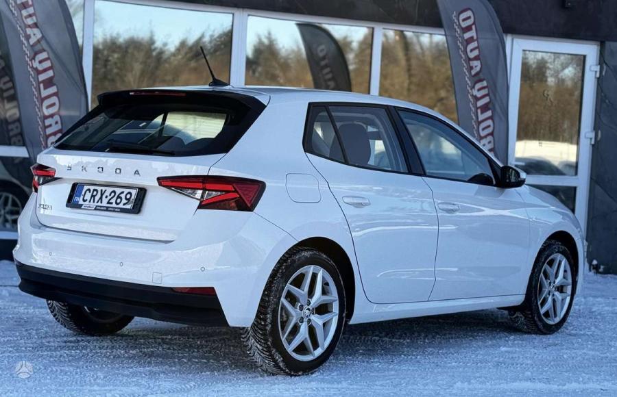 Balts Skoda Fabia 2024 Radviliškis, ar dzinēja tilpumu 1.00 L un nobraukumu 25 tūkst. km par 14950 €, foto 10 vietnē AUTOMOTO.COM.LV