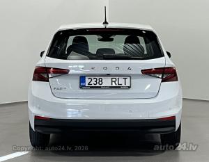 Balts Skoda Fabia 2024 Tallina, ar dzinēja tilpumu 1.00 L un nobraukumu 28 tūkst. km par 17490 €, foto 19 vietnē AUTOMOTO.COM.LV