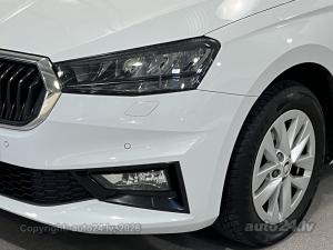 Balts Skoda Fabia 2024 Tallina, ar dzinēja tilpumu 1.00 L un nobraukumu 28 tūkst. km par 17490 €, foto 21 vietnē AUTOMOTO.COM.LV