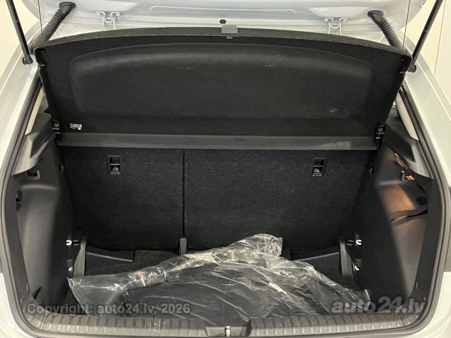 Balts Skoda Fabia 2024 Tallina, ar dzinēja tilpumu 1.00 L un nobraukumu 28 tūkst. km par 17490 €, foto 26 vietnē AUTOMOTO.COM.LV