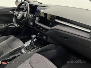 Balts Skoda Fabia 2024 Tallina, ar dzinēja tilpumu 1.00 L un nobraukumu 30 tūkst. km par 16990 €, foto 4 vietnē AUTOMOTO.COM.LV