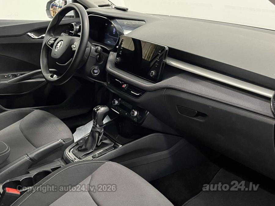 Balts Skoda Fabia 2024 Tallina, ar dzinēja tilpumu 1.00 L un nobraukumu 30 tūkst. km par 16990 €, foto 4 vietnē AUTOMOTO.COM.LV