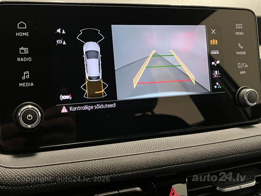 Balts Skoda Fabia 2024 Tallina, ar dzinēja tilpumu 1.00 L un nobraukumu 30 tūkst. km par 16990 €, foto 10 vietnē AUTOMOTO.COM.LV