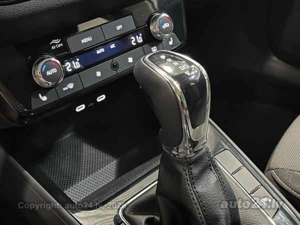 Balts Skoda Fabia 2024 Tallina, ar dzinēja tilpumu 1.00 L un nobraukumu 30 tūkst. km par 16990 €, foto 5 vietnē AUTOMOTO.COM.LV