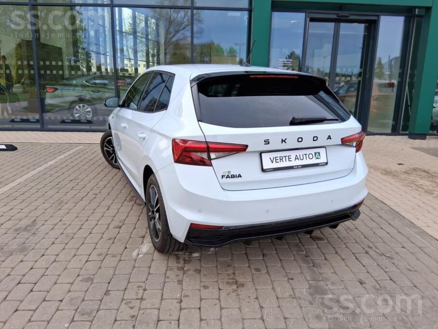 White Skoda Fabia 2026 in Riga, with an engine capacity of 1.00 L and mileage of 9 thousand km for 21900 €, photo 4 on AUTOMOTO.COM.LV
