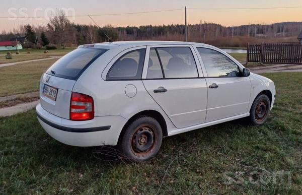 White Skoda Fabia 2005 in Riga, with an engine capacity of 1.90 L and mileage of 395 thousand km for 350 €, photo 3 on AUTOMOTO.COM.LV