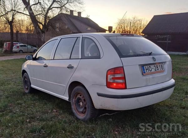 White Skoda Fabia 2005 in Riga, with an engine capacity of 1.90 L and mileage of 395 thousand km for 350 €, photo 5 on AUTOMOTO.COM.LV