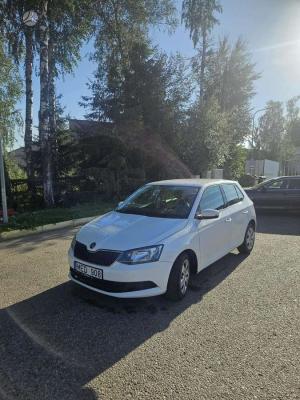 Balts Skoda Fabia 2016 Šakiai, ar dzinēja tilpumu 1.42 L un nobraukumu 189 tūkst. km par 4999 €, foto  vietnē AUTOMOTO.COM.LV