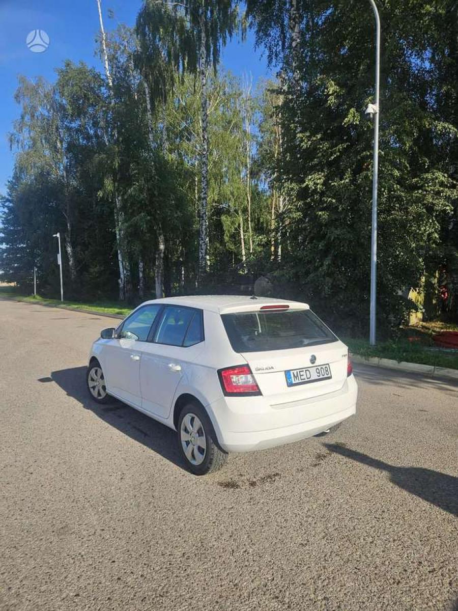 Balts Skoda Fabia 2016 Šakiai, ar dzinēja tilpumu 1.42 L un nobraukumu 189 tūkst. km par 4999 €, foto 4 vietnē AUTOMOTO.COM.LV