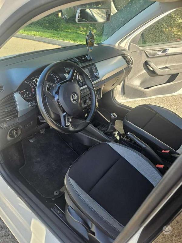 Balts Skoda Fabia 2016 Šakiai, ar dzinēja tilpumu 1.42 L un nobraukumu 189 tūkst. km par 4999 €, foto 6 vietnē AUTOMOTO.COM.LV