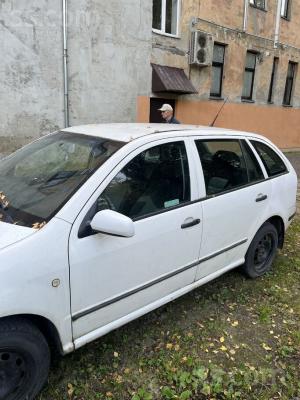 Белый Шкода Фабия 2002 в Рига, объемом двигателя 1.40 л и пробегом 192 тыс. км за 700 €, фото 3 на AUTOMOTO.COM.LV