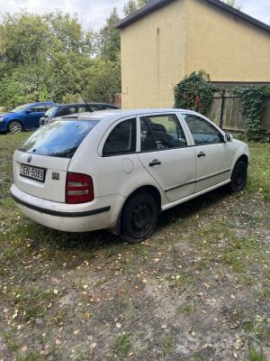 Белый Шкода Фабия 2002 в Рига, объемом двигателя 1.40 л и пробегом 192 тыс. км за 700 €, фото 4 на AUTOMOTO.COM.LV