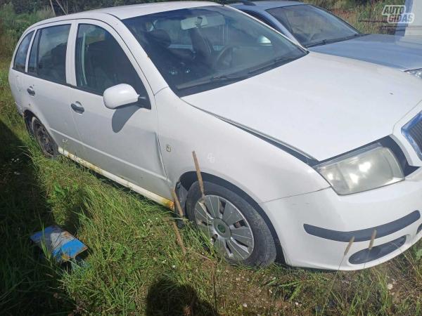 White Skoda Fabia 2006 in Klaipeda, with an engine capacity of 1.20 L and mileage of 300 thousand km for 214 €, photo 4 on AUTOMOTO.COM.LV