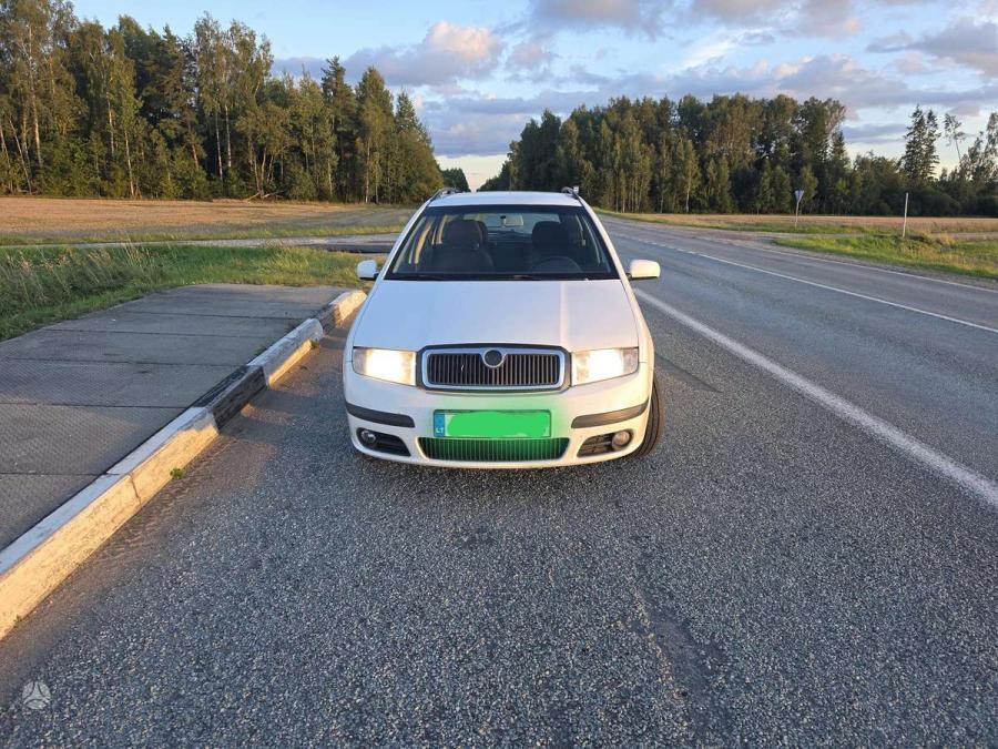 Balts Skoda Fabia 2007 Šauļi, ar dzinēja tilpumu 1.90 L un nobraukumu 451 tūkst. km par 1450 €, foto 1 vietnē AUTOMOTO.COM.LV