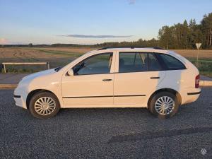 Balts Skoda Fabia 2007 Šauļi, ar dzinēja tilpumu 1.90 L un nobraukumu 451 tūkst. km par 1450 €, foto 3 vietnē AUTOMOTO.COM.LV