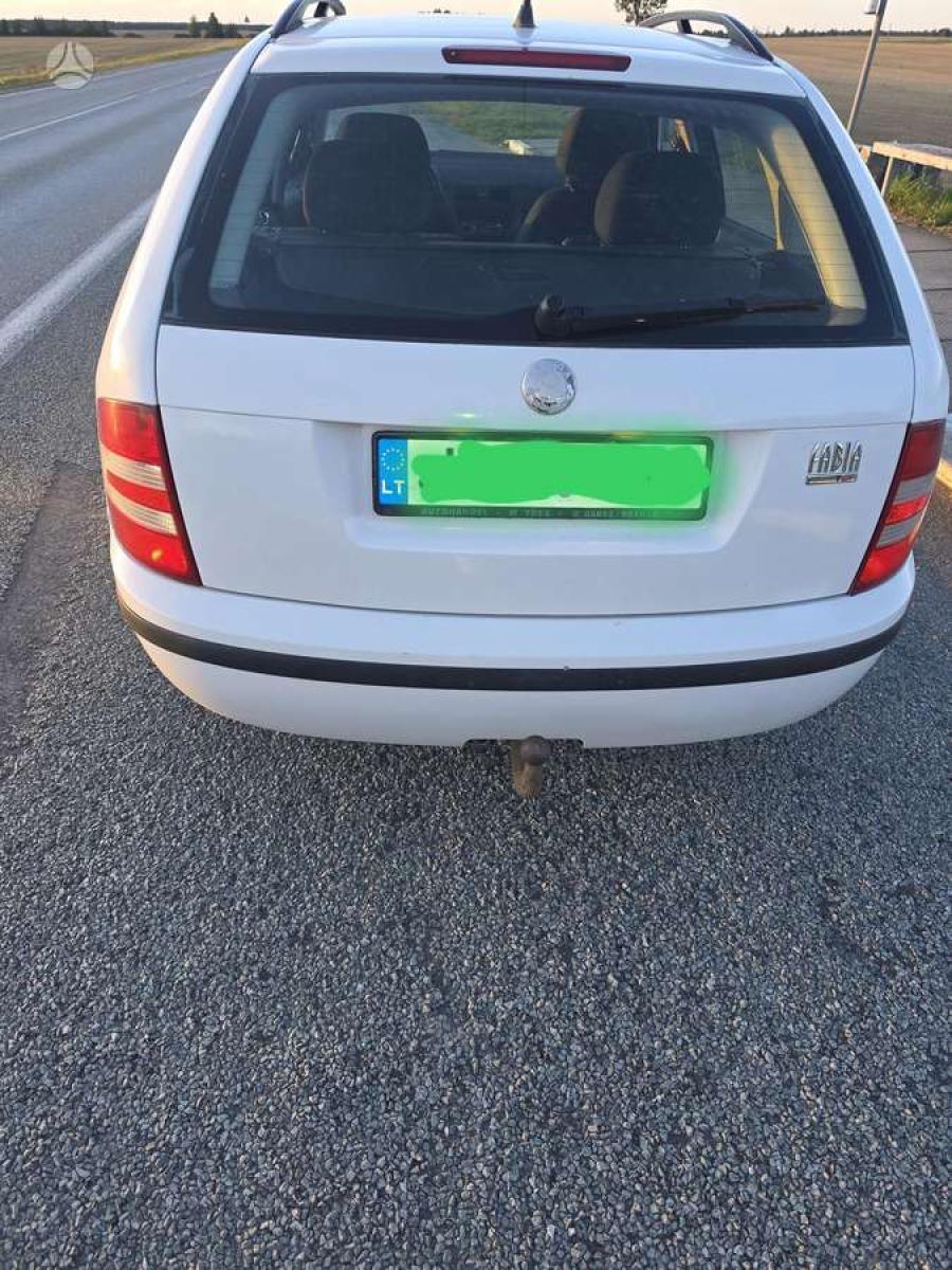 Balts Skoda Fabia 2007 Šauļi, ar dzinēja tilpumu 1.90 L un nobraukumu 451 tūkst. km par 1450 €, foto 4 vietnē AUTOMOTO.COM.LV