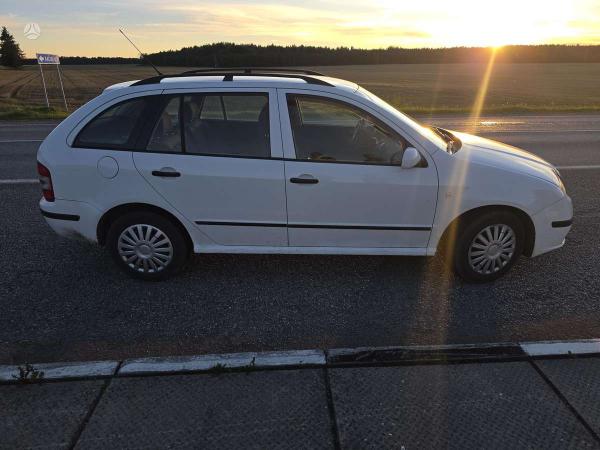Balts Skoda Fabia 2007 Šauļi, ar dzinēja tilpumu 1.90 L un nobraukumu 451 tūkst. km par 1450 €, foto 5 vietnē AUTOMOTO.COM.LV