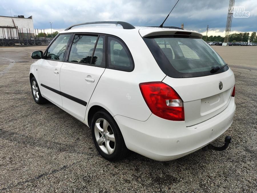 White Skoda Fabia 2009 in Marijampole, with an engine capacity of 1.60 L and mileage of 184 thousand km for 1950 €, photo 7 on AUTOMOTO.COM.LV