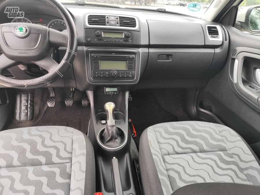 White Skoda Fabia 2009 in Marijampole, with an engine capacity of 1.60 L and mileage of 184 thousand km for 1950 €, photo 13 on AUTOMOTO.COM.LV