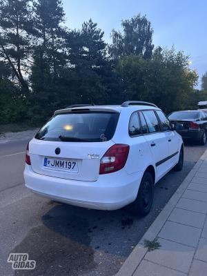 Balts Skoda Fabia 2009 Viļņa, ar dzinēja tilpumu 1.40 L un nobraukumu 50 tūkst. km par 1300 €, foto 6 vietnē AUTOMOTO.COM.LV