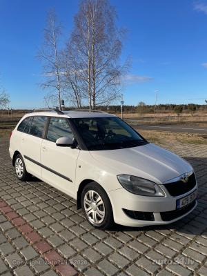 Balts Skoda Fabia 2011 Tallina, ar dzinēja tilpumu 1.20 L un nobraukumu 207 tūkst. km par 2199 €, foto  vietnē AUTOMOTO.COM.LV