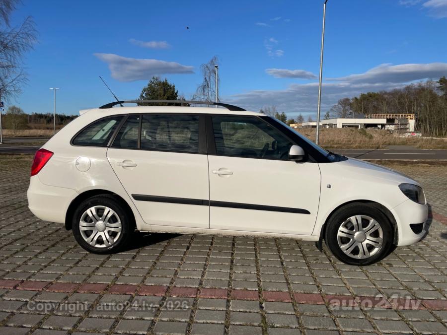 White Skoda Fabia 2011 in Tallinn, with an engine capacity of 1.20 L and mileage of 207 thousand km for 2199 €, photo 3 on AUTOMOTO.COM.LV