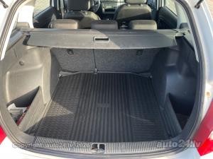 White Skoda Fabia 2011 in Tallinn, with an engine capacity of 1.20 L and mileage of 207 thousand km for 2199 €, photo 14 on AUTOMOTO.COM.LV