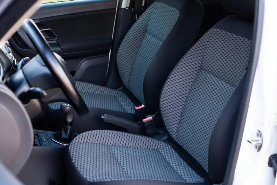 Balts Skoda Fabia 2011 Rīga, ar dzinēja tilpumu 1.20 L un nobraukumu 217 tūkst. km par 4200 €, foto 17 vietnē AUTOMOTO.COM.LV