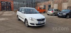 White Skoda Fabia 2012 in Ogre, with an engine capacity of 1.60 L and mileage of 286 thousand km for 2350 €, photo 2 on AUTOMOTO.COM.LV